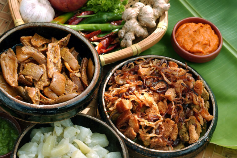 A Taste of Paradise: Exploring the Vibrant Traditional Food of ...